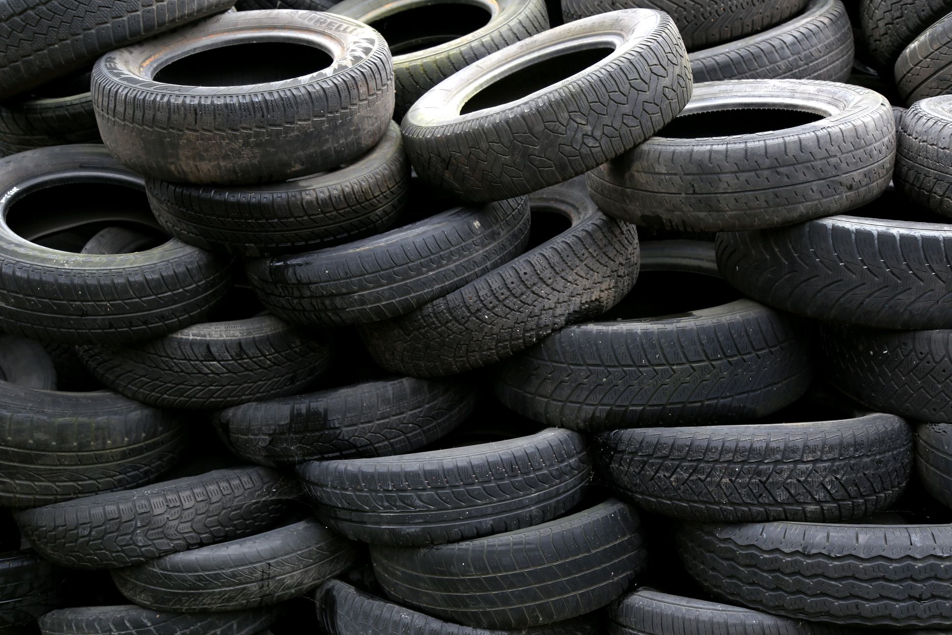 Ķekavas novada iedzīvotāji nolietotās auto riepas varēs nodot bez maksas