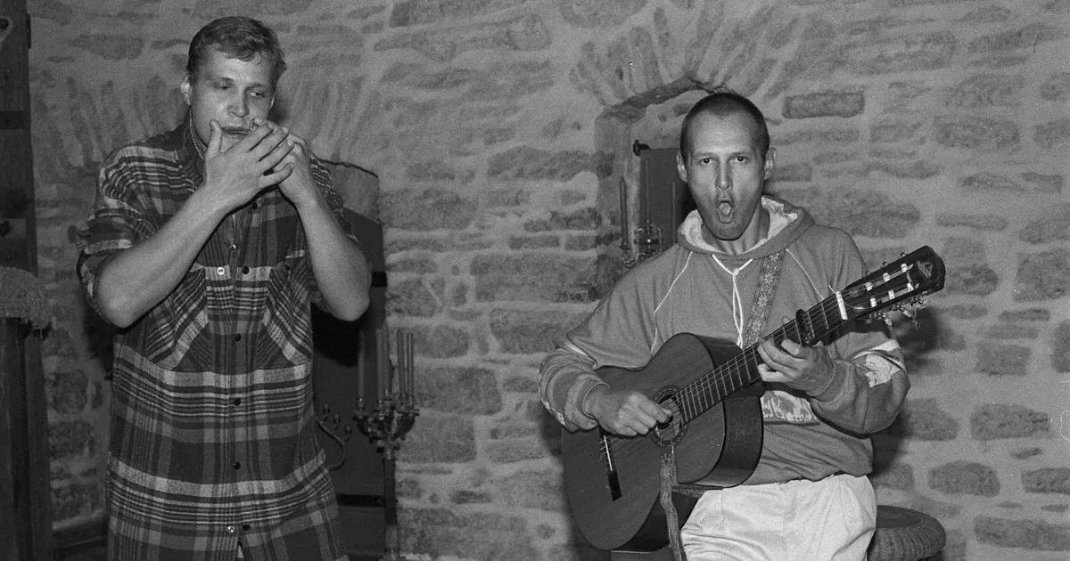 VÄGEVAD VENNAD Kes olid tegelikult Tarmo ja Toomas Urb? Dokumentaalfilm ...