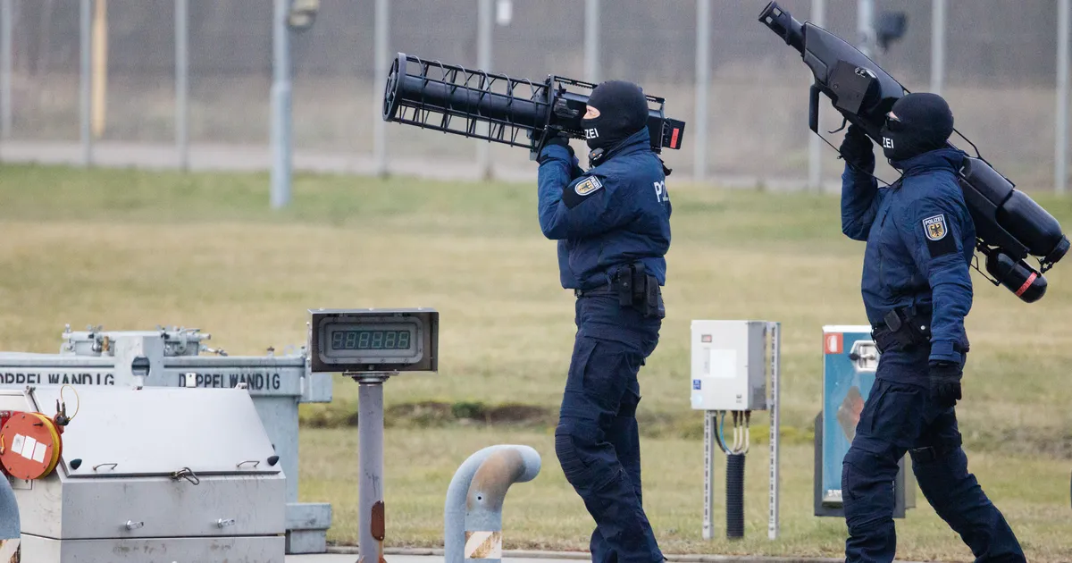 New German Police Unit Formed to Track, Jam, and Shoot Down Drones