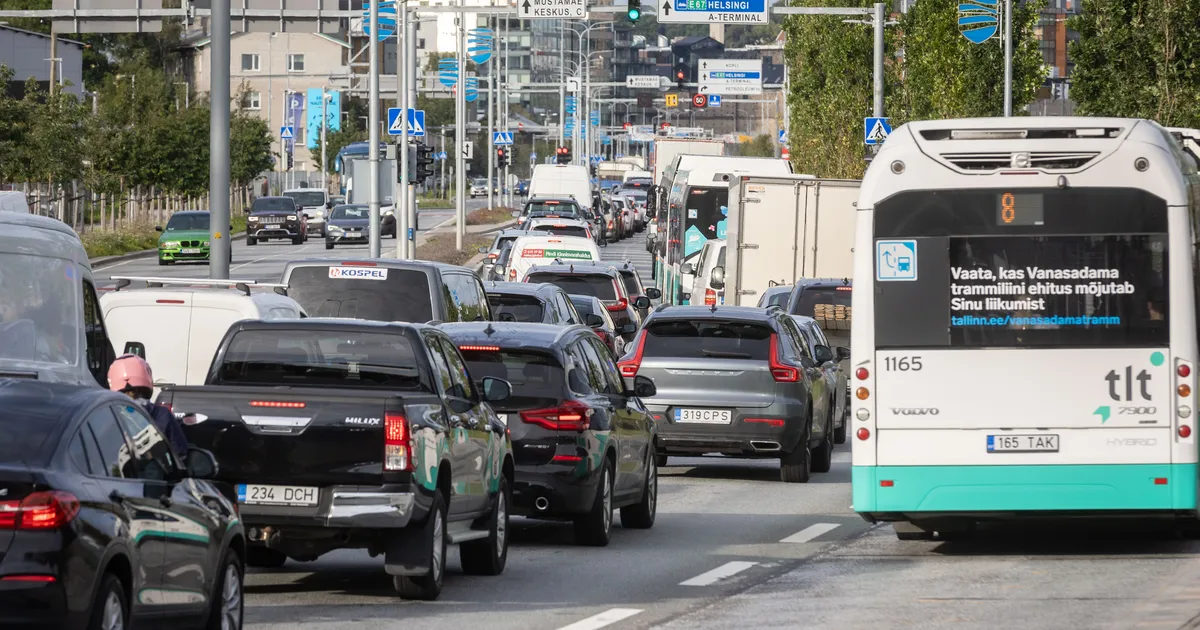 Uus linnavõim ei kavatse buss nr 8 vana marsruuti taastada