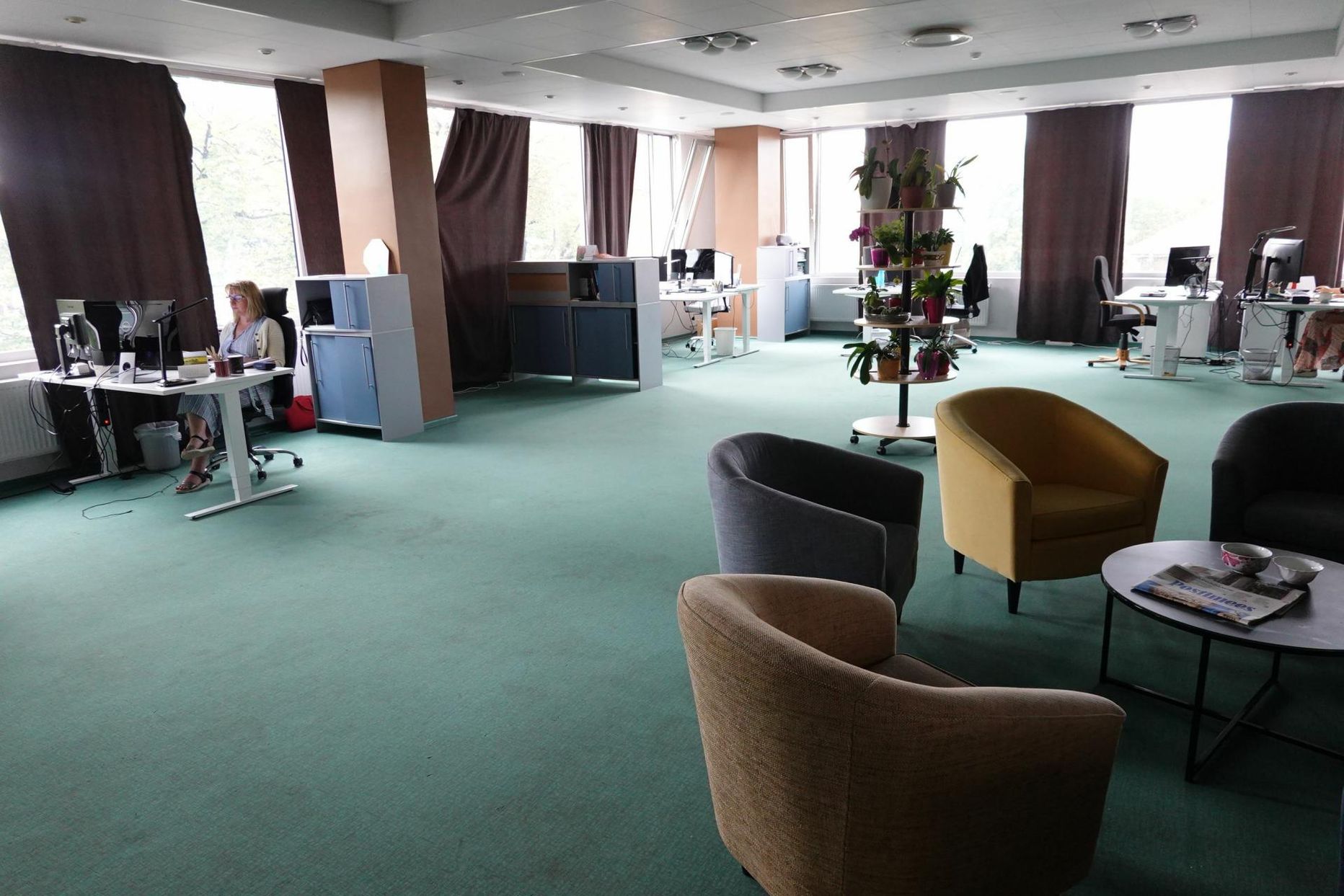 Pangatöötajad käisid abiks SA Järvamaa kontoriruume korrastamas