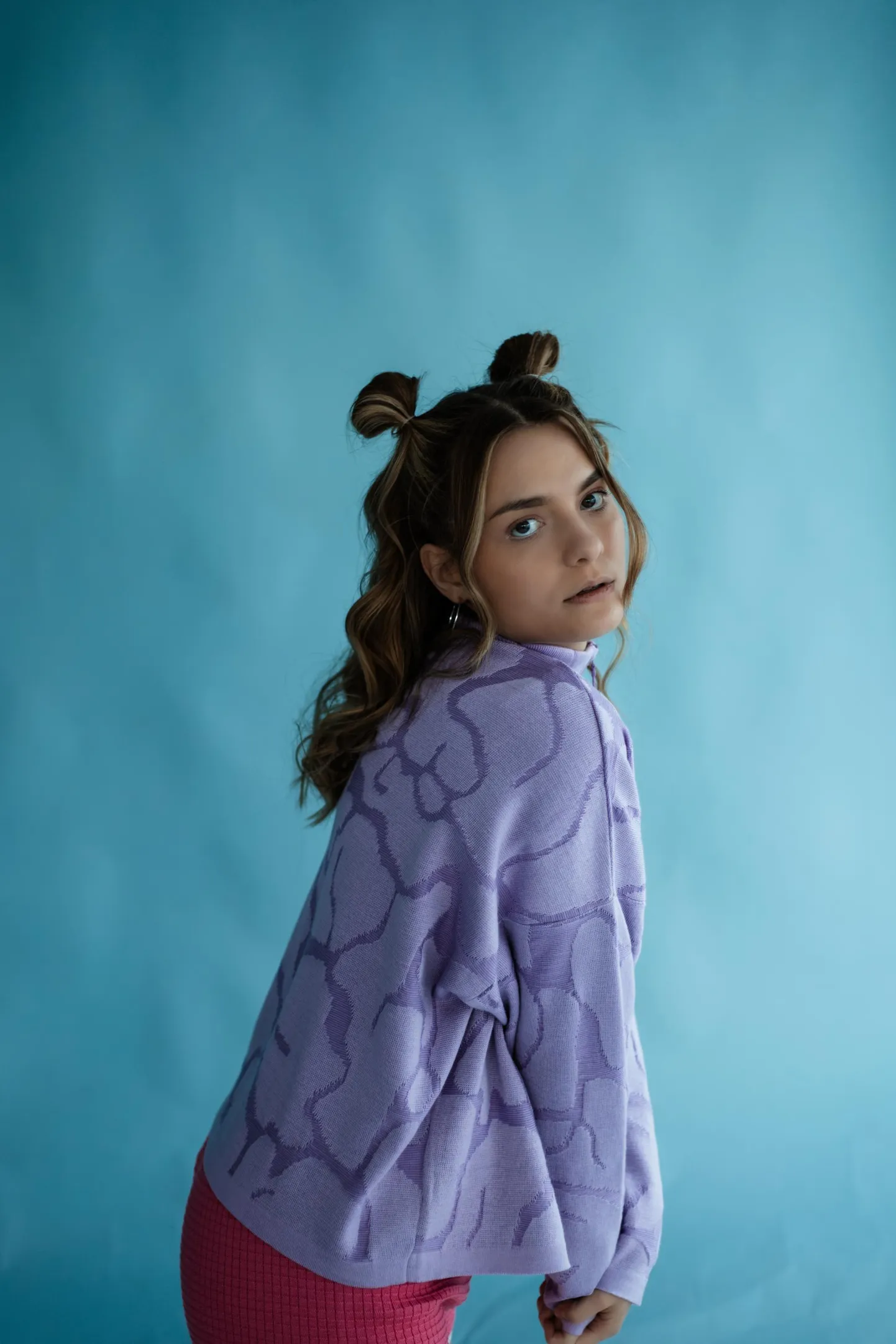 VIDEO Staarisaatest tuntud Marta Lotta Kukk andis välja singli ...