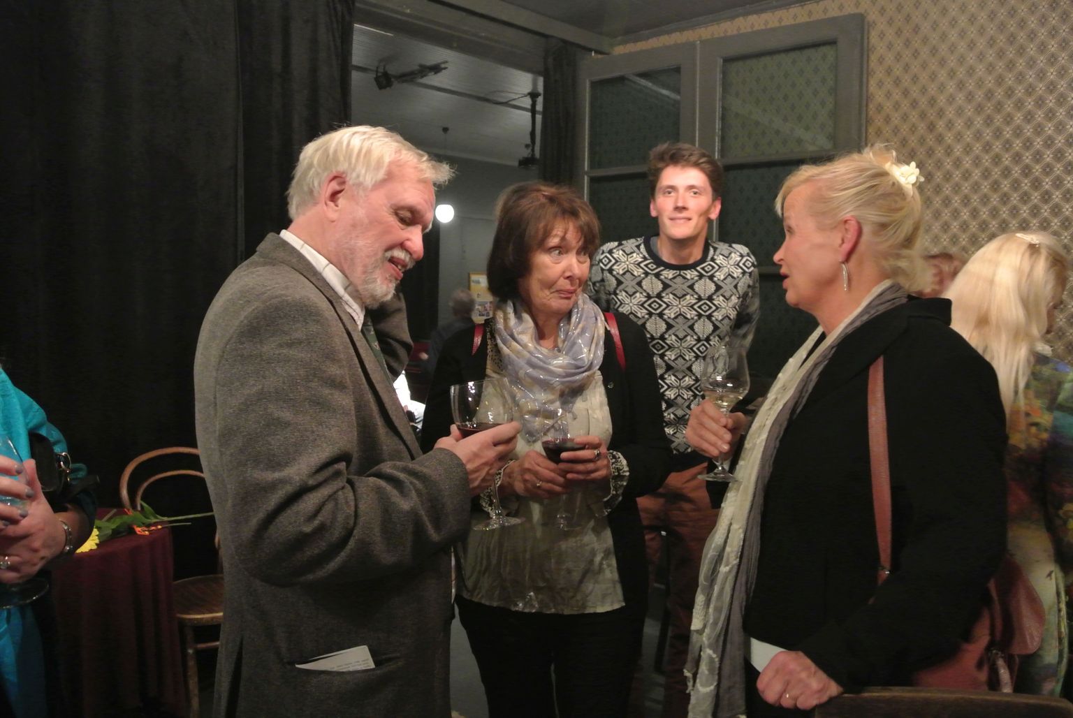 Näidendi soomlastest autorid käisid Karlova teatris esietendusel