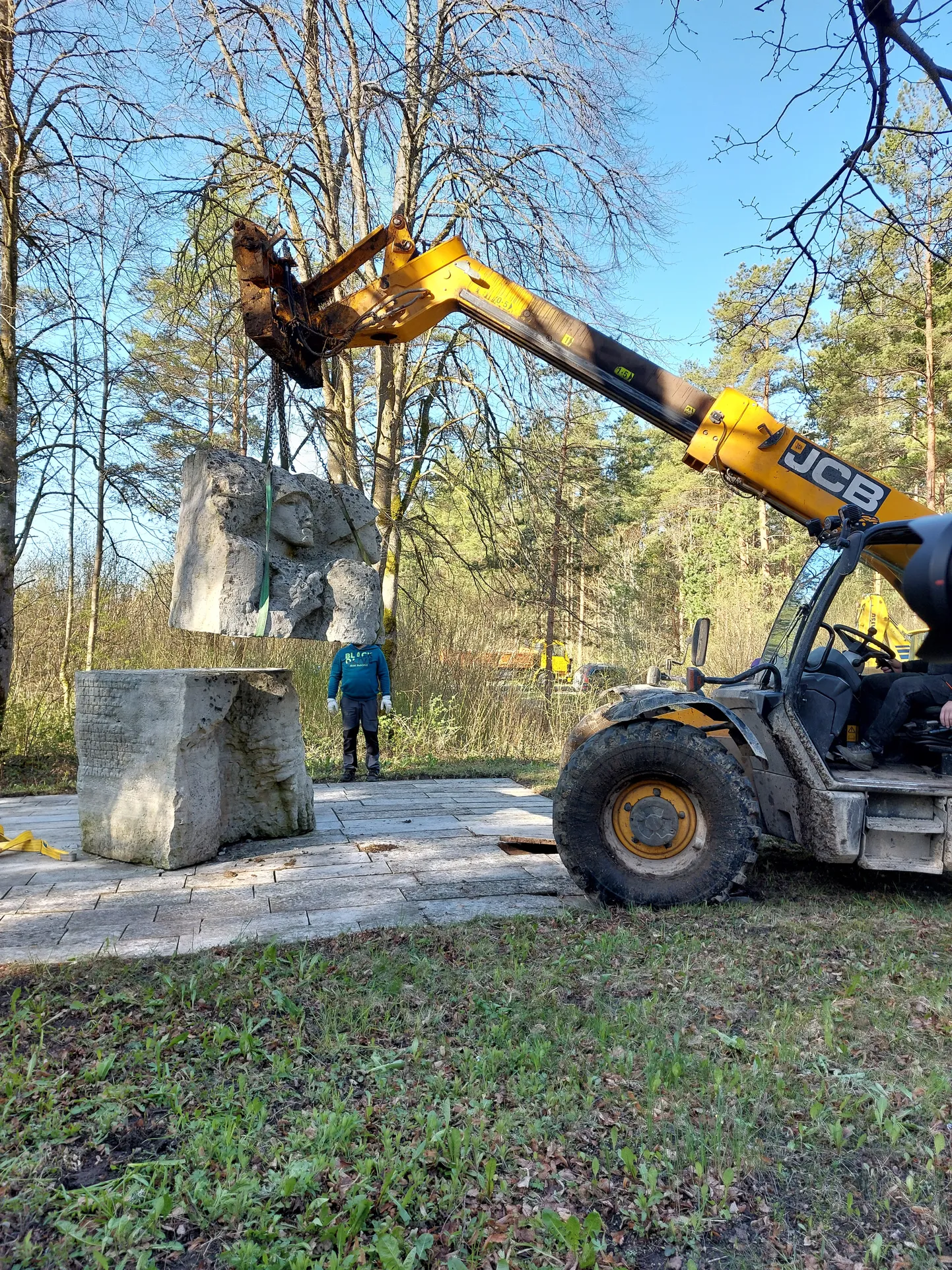 VIDEO Sõjamuuseum avab Saaremaal sõjahaudu
