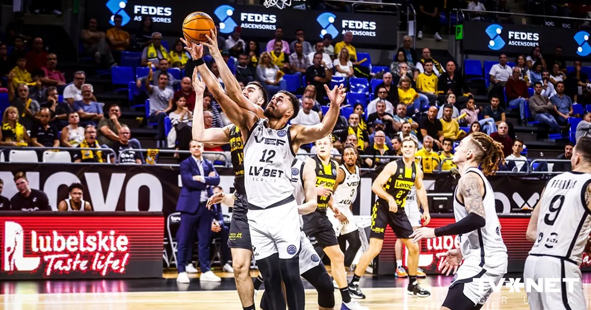 VIDEO "VEF Rīga" zaudē Čempionu līgas spēlē, tiesnesis gūst traumu