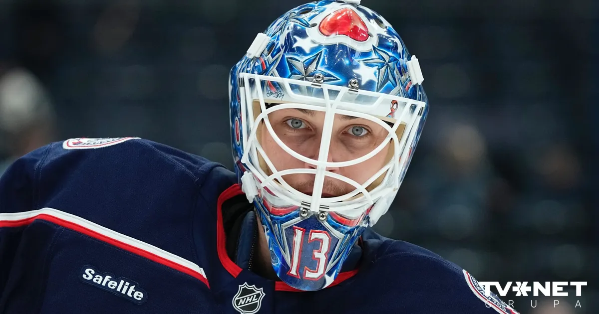 FOTO Merzļikins jauno ķiveri velta nonāvētajam komandas biedram Gudro