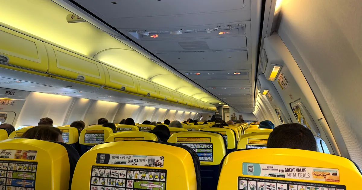 Ryanair ввел огромные штрафы для буйных пассажиров: за что могут наказать