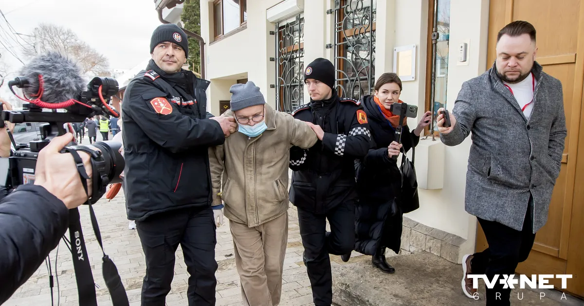Kišiņevā Krievijas vēstniecība apmētāta ar Molotova kokteiļiem