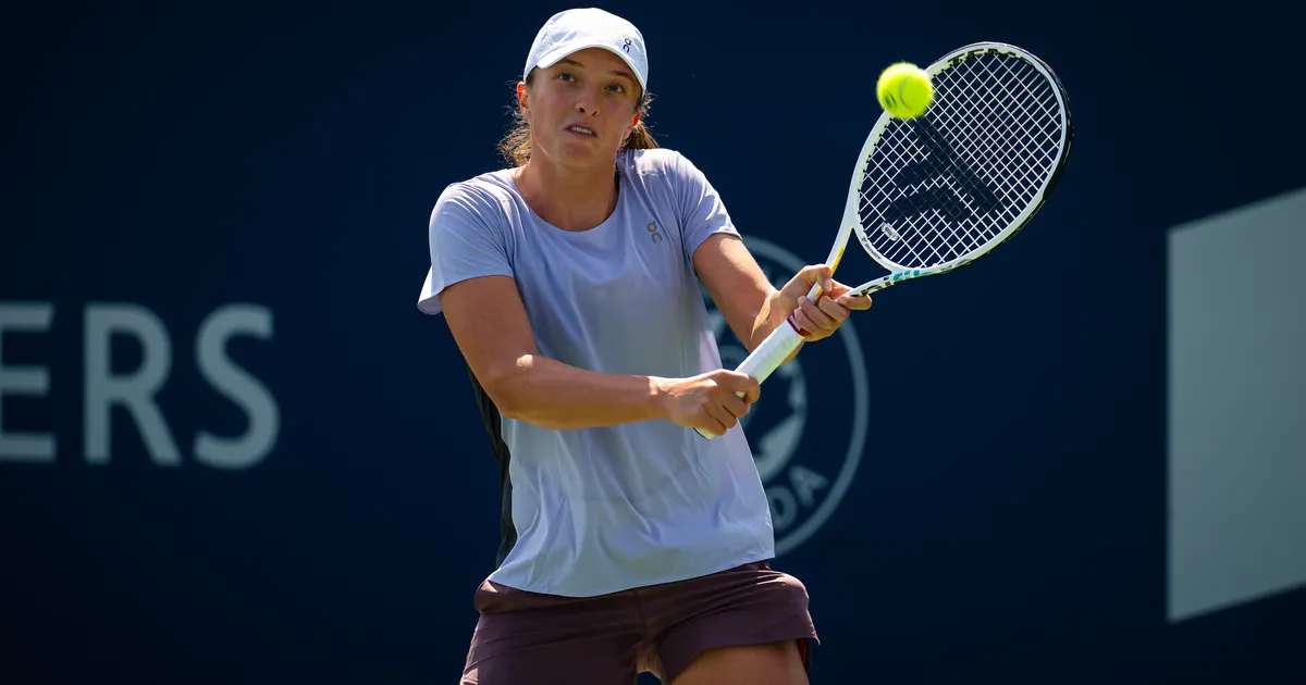 FOTO Maailma parim naistennisist treenis kinniteibitud suuga