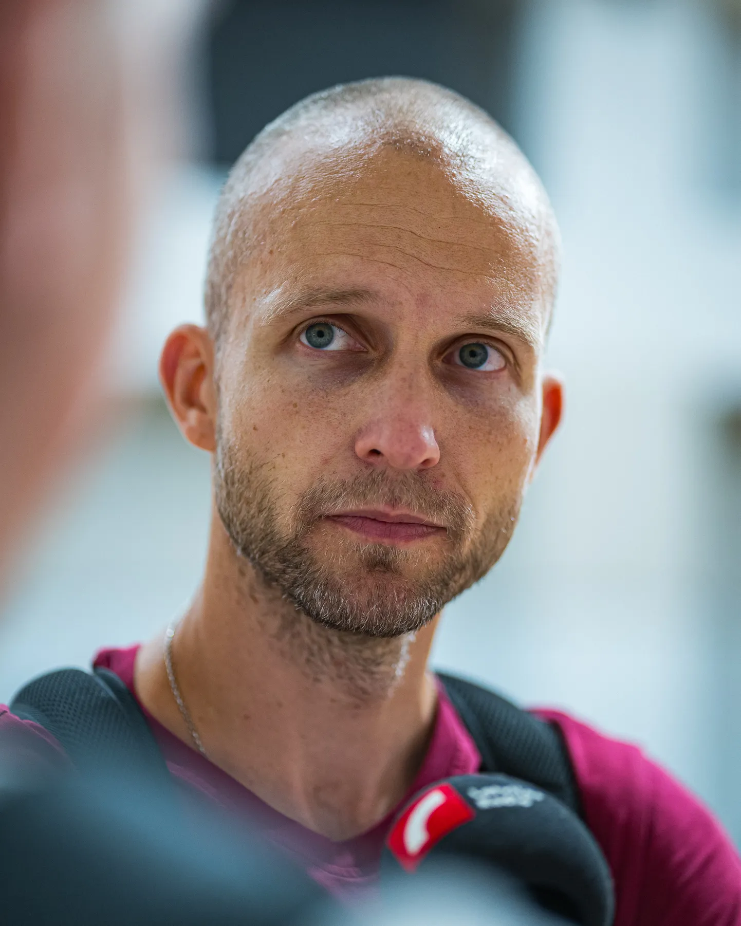 Treneris atklāj, kuri trīs basketbolisti būs spiesti izlaist spēli pret ...