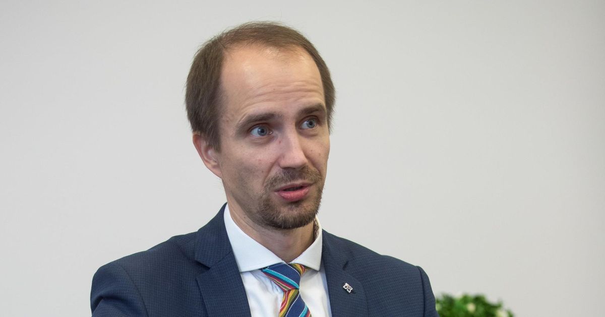 Lauri Lugna: mina ei ole allkirjastanud Elmar Vaheri töölepingu peatamist