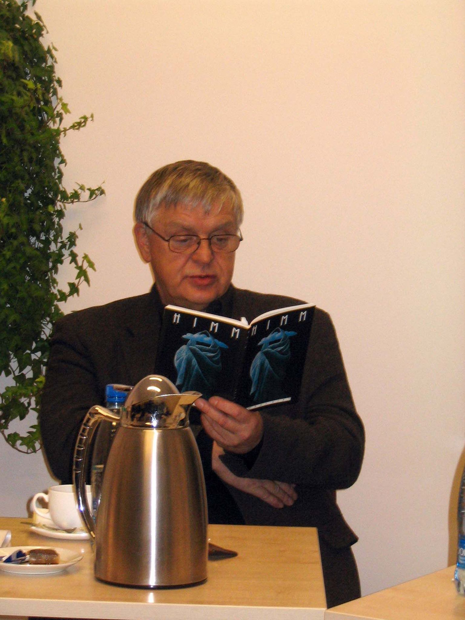 Kirjanike tuur tõi Valga lugejate ette neli kirjameest