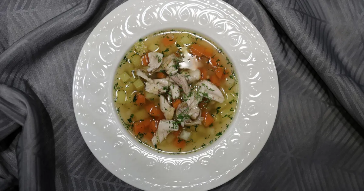 NÄDALA RETSEPTID Mida teha tervest kanast? Muu hulgas suppi, šnitslit ...