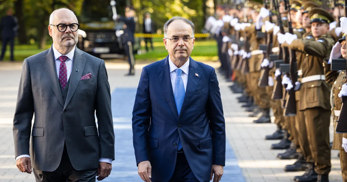 FOTOD Albaania president saabus Eestisse visiidile