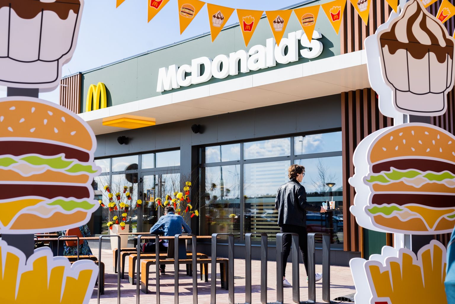 FOTO "McDonald’s" Rīgā atvēris jaunu ēstuvi