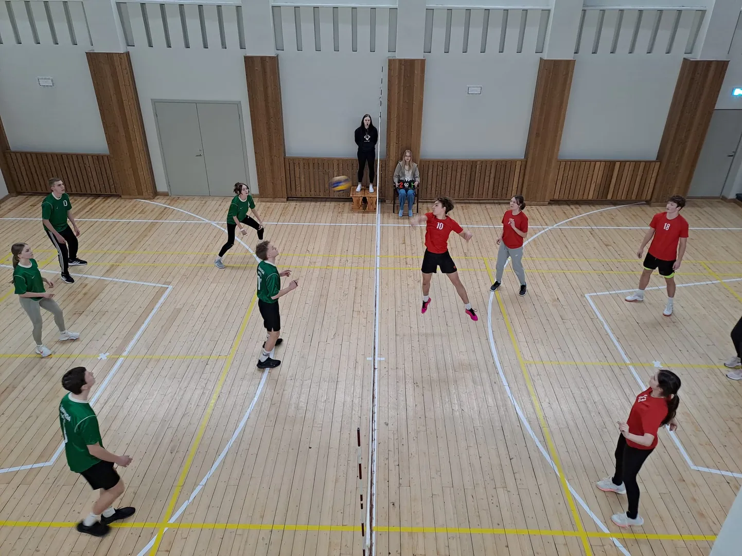 Maakoolide võrkpalliturniiri pani kinni Leisi kool