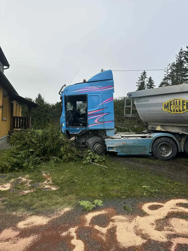 «KAITSEINGLID OLID MEIEGA!» Liiklusõnnetuse läbi teinud noor naine ...