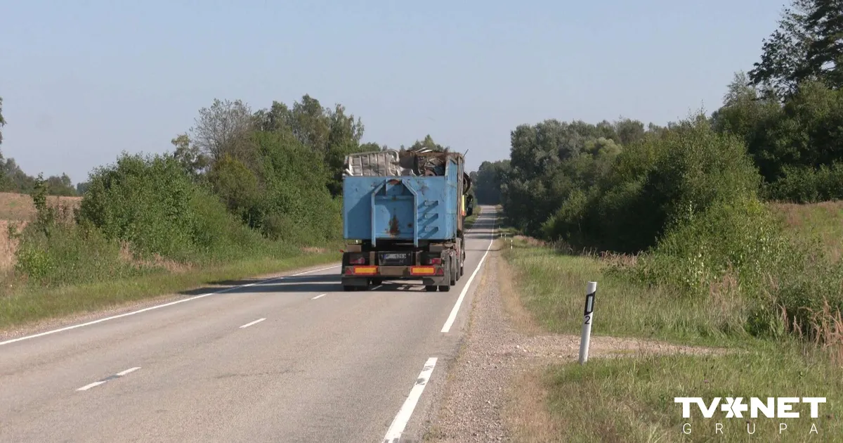 VIDEO Dobeles pusē notriec stirnu. Aculieciniekiem nav skaidrs, kāpēc ...