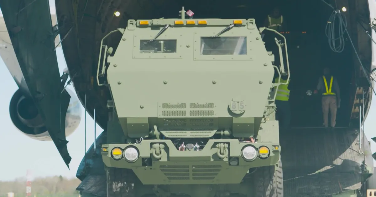 ВИДЕО Украинский транспортный самолет доставил HIMARS в Эстонию. Глава ...