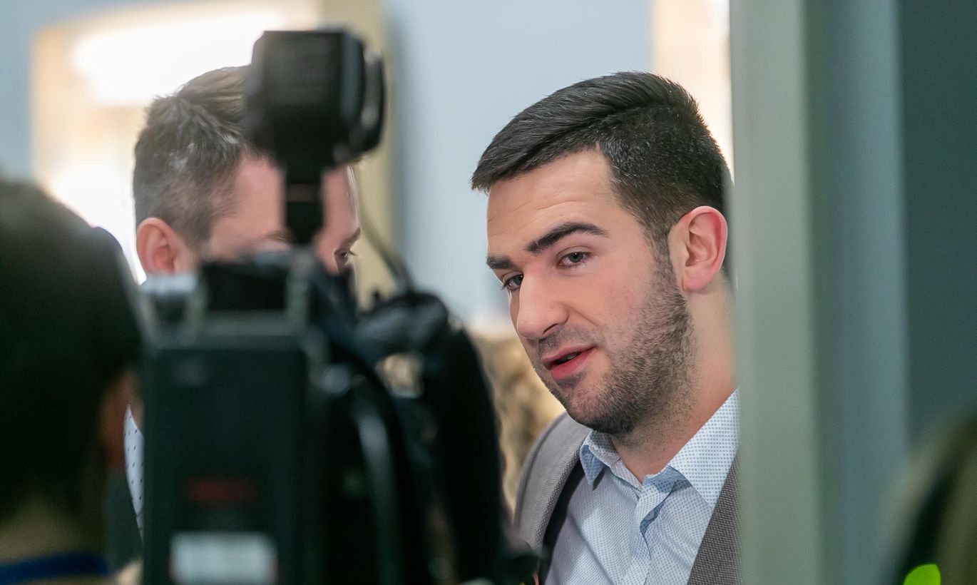 Robert Rool «lasi kolleegi üle», kasutades eriti jaburat ettekäänet ...