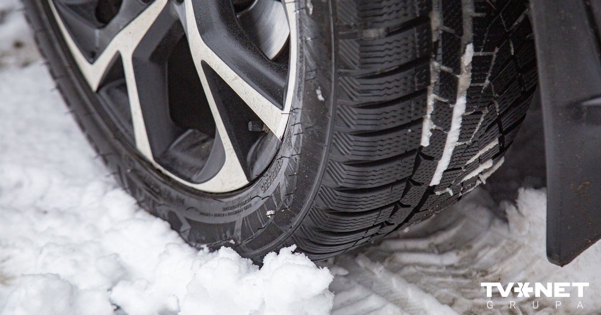 FOTO CSDD dalās ar pirmajām "pīlēm uz ledus" – četri auto ar mazāko ...