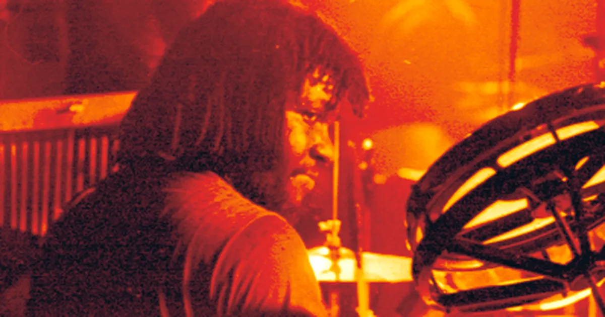 Suri kahe Grammyga pärjatud trummar, kes pani hästi kõlama nii Bob ...