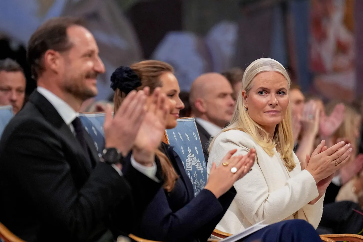 «MÕNUMAJA» Norra kroonprintsessi metsikust minevikust leiab ...