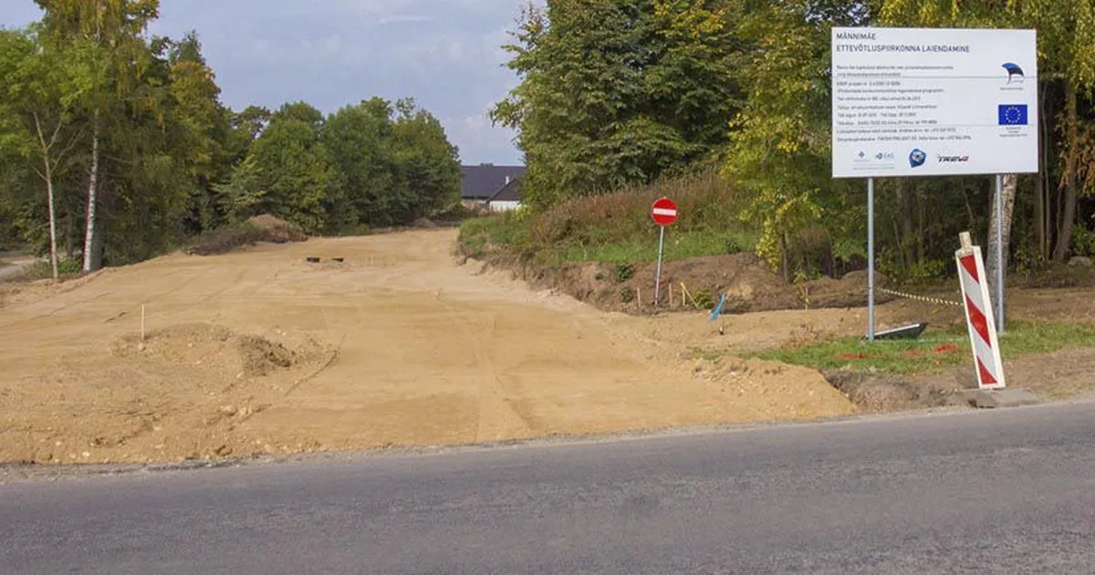 Reinu tee murrab läbi Männimäe tühermaa