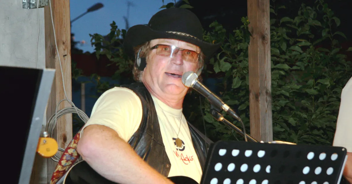 «Head teed, sõber!» Suri laulja Uno Kaupmees