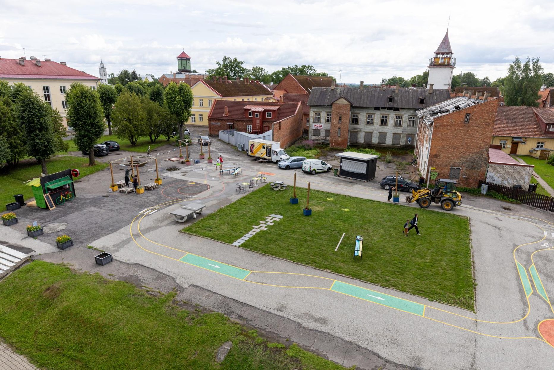 Viljandi toidunurgaks muutuv Rubiini plats eelistab päeval puhata