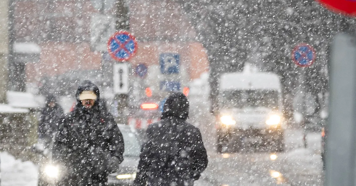 FOTO Tallinna tänavatel nähti taas suveriietes meest