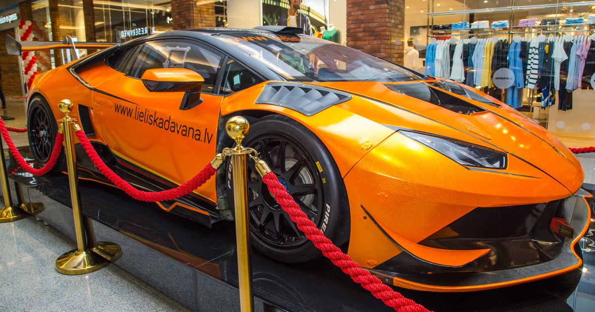 Latvijā apskatāms visu laiku labākais "Lamborghini" superauto ...