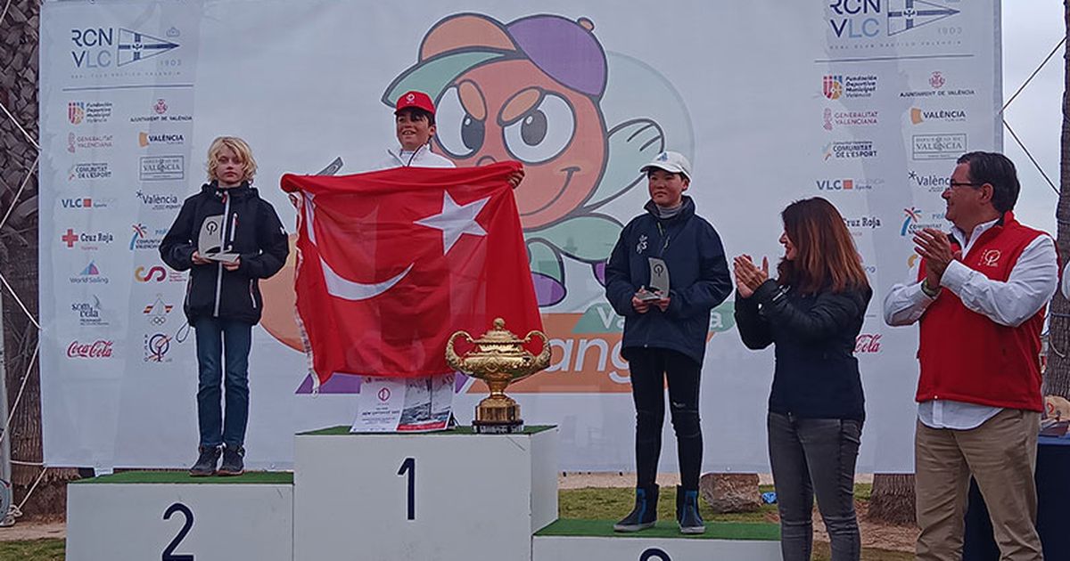 Saaremaa noorpurjetaja Robert Matt tõusis Hispaanias poodiumile