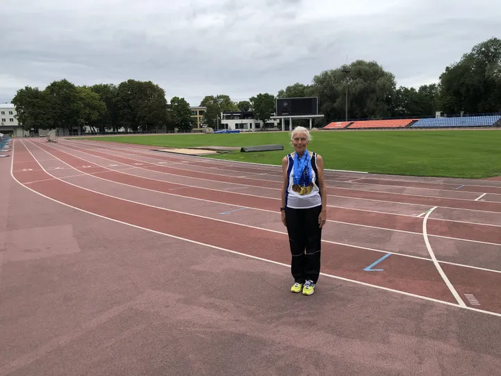 Helgi Kuusk jooksis uue Eesti 5000m rekordi N75 vanuseklassis