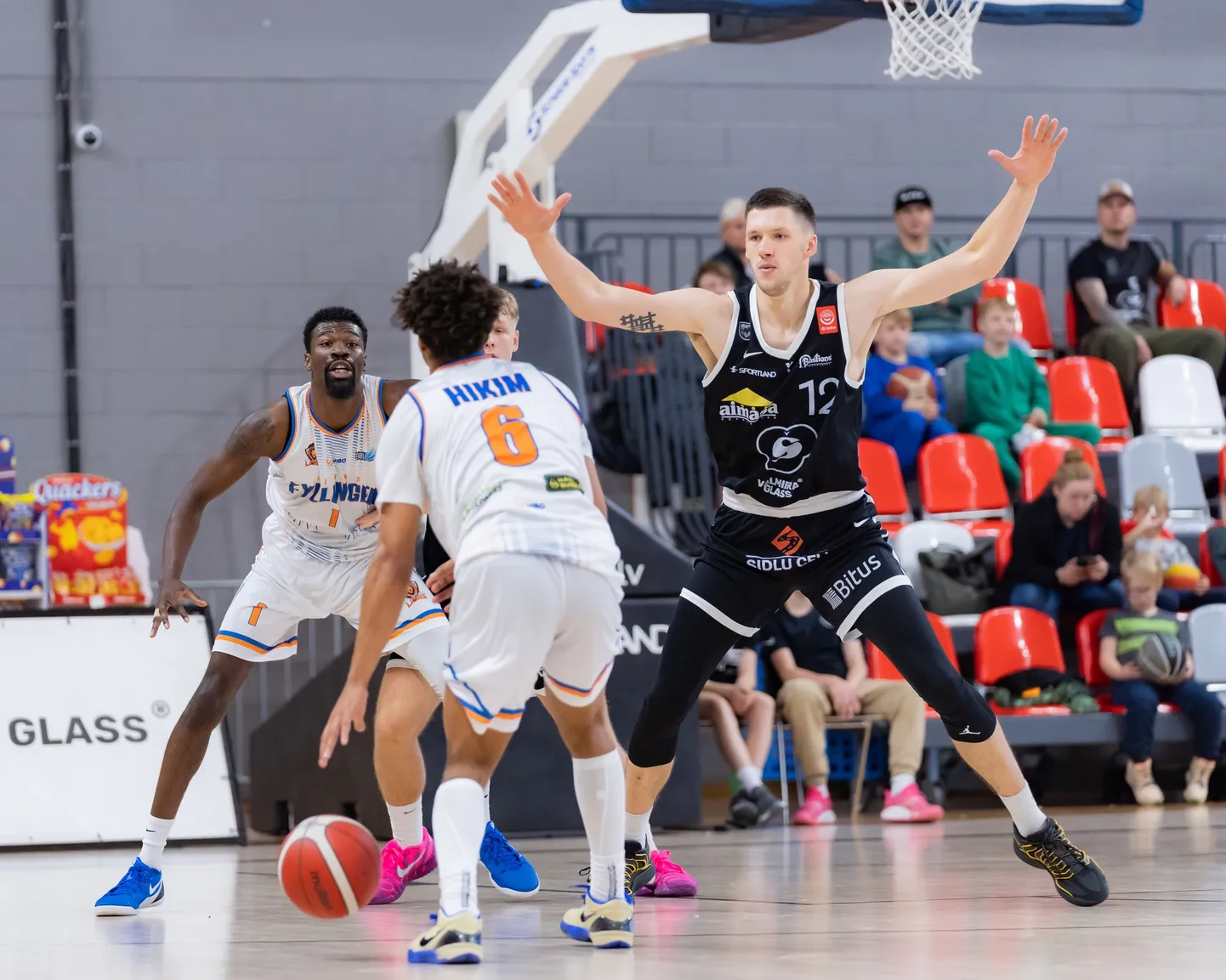 Valmieras basketbolisti sezonu turpina prefekti – joprojām nepārspēti
