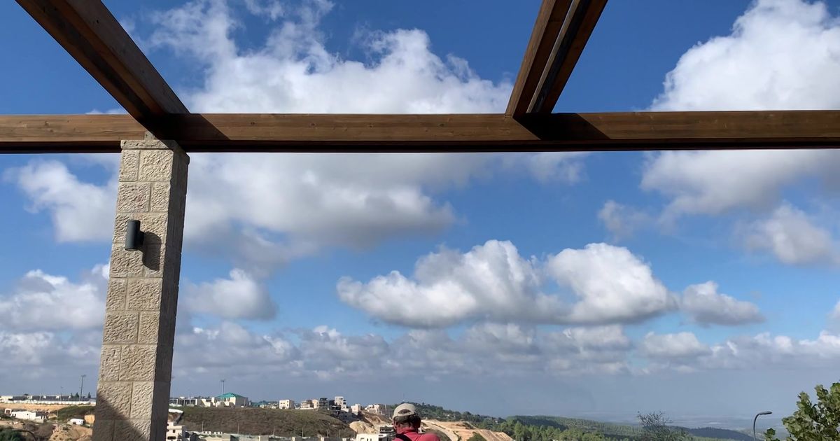 FOTOD JA VIDEO Iisraelis viibiv eestlane: Taustal on kuulda plahvatuse ...