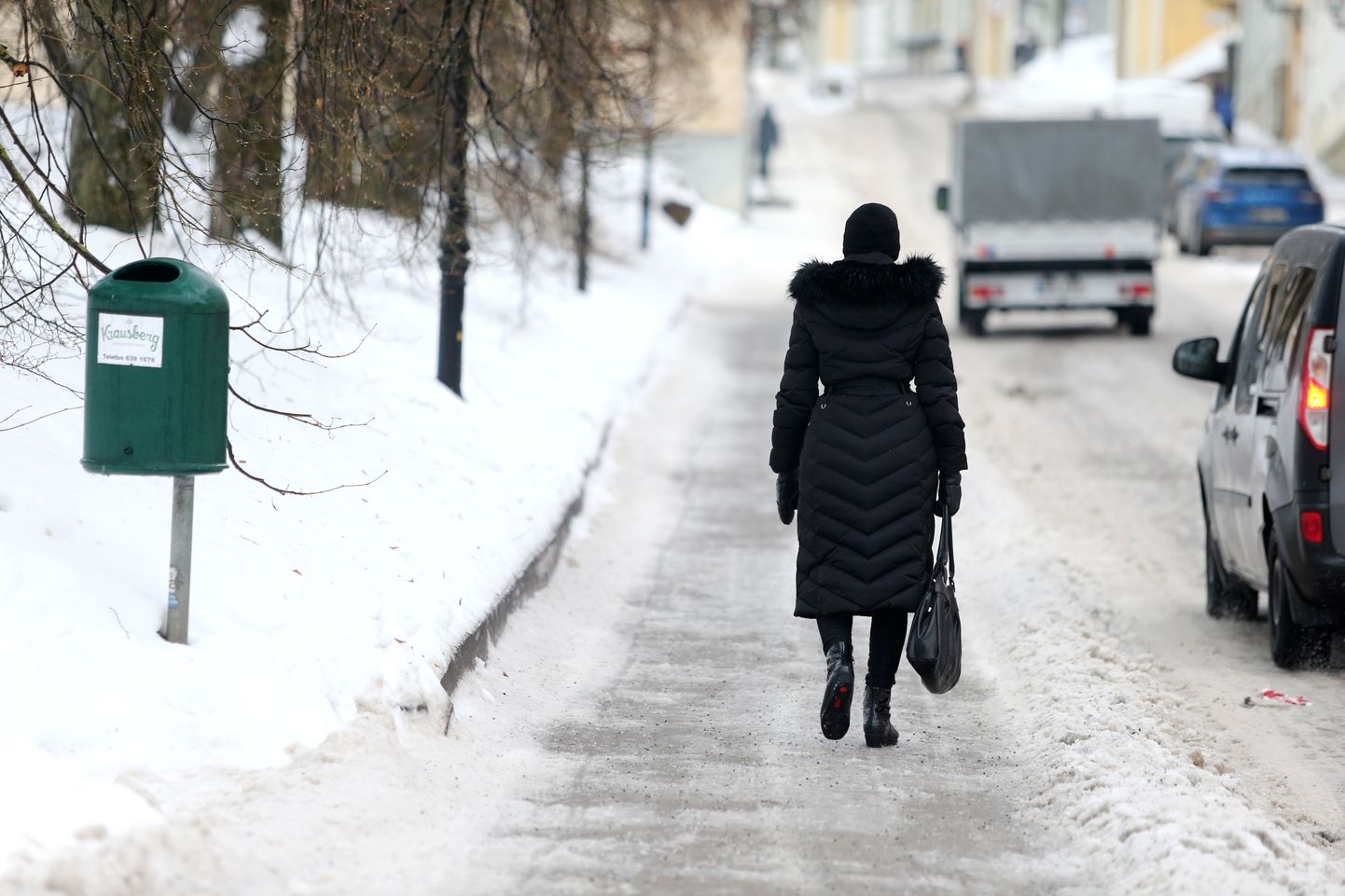 Hoiatus: Tallinna kõnniteed on muutunud liuväljadeks