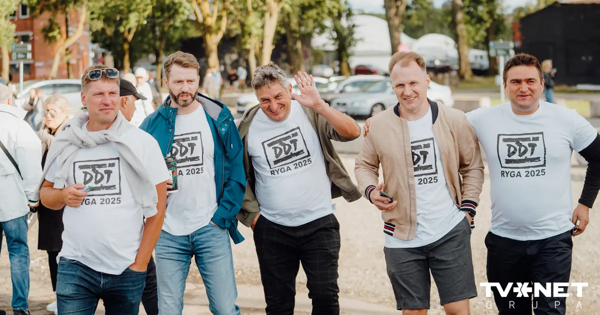 ATRODI SEVI! Rokgrupa "DDT" Rīgā pulcē fanu straumes