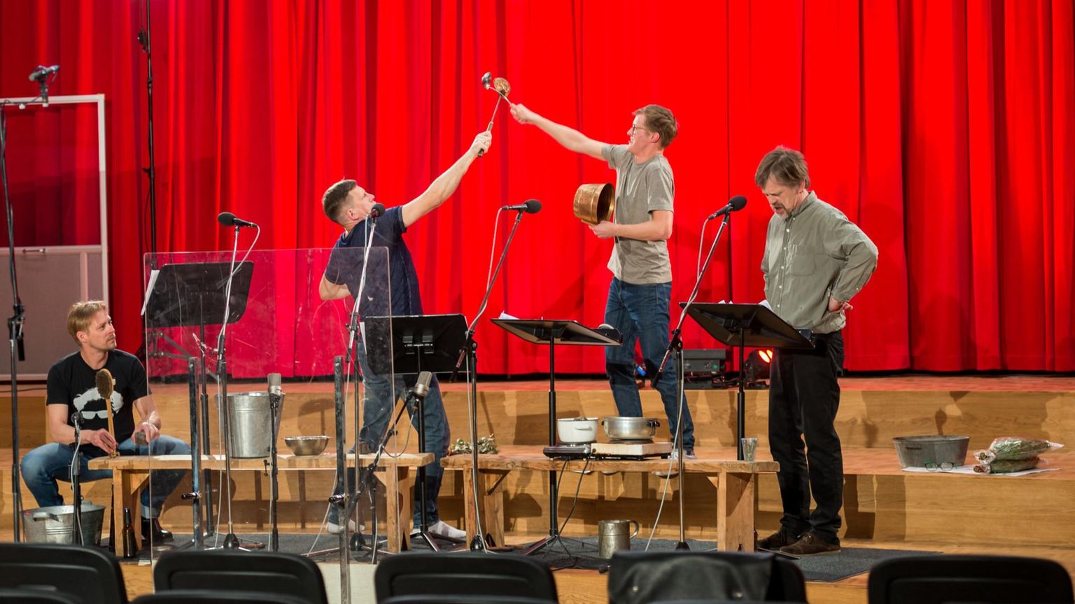 Nähtamatu teater balansseerib noateral