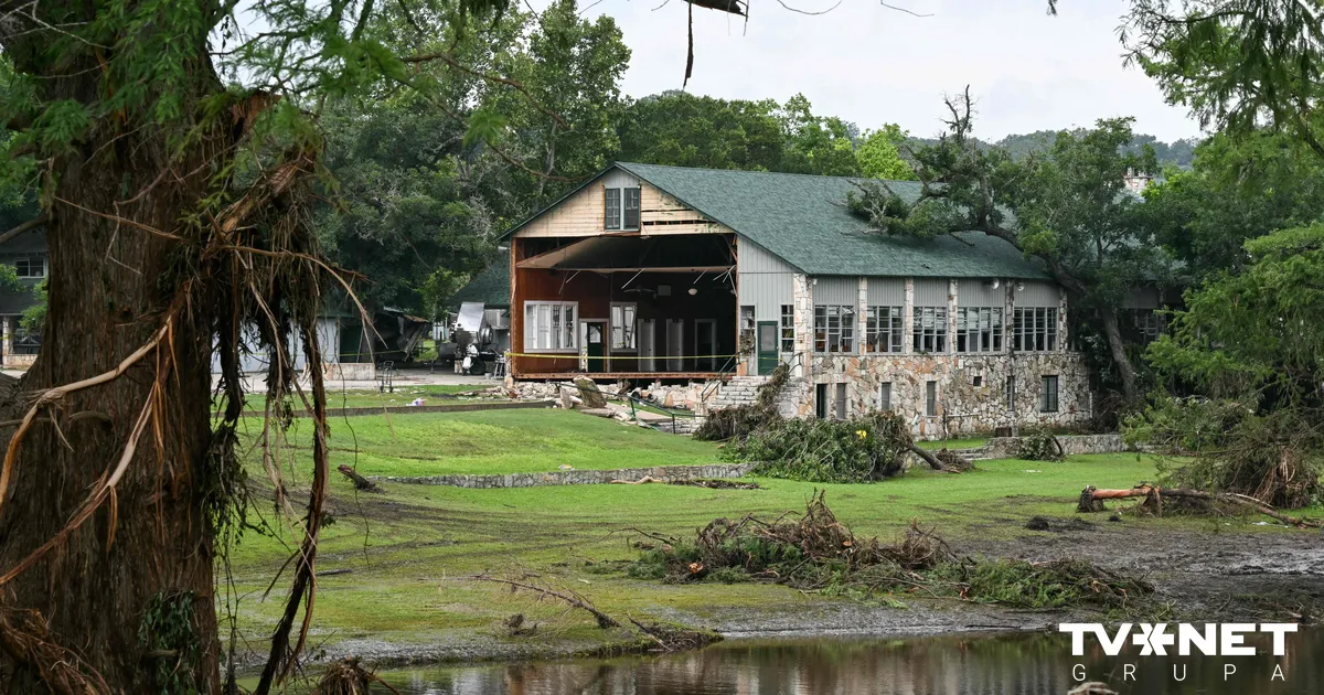 Bojāgājušo skaits plūdos ASV Teksasas štatā pietuvojies 90. Par daudzu ...