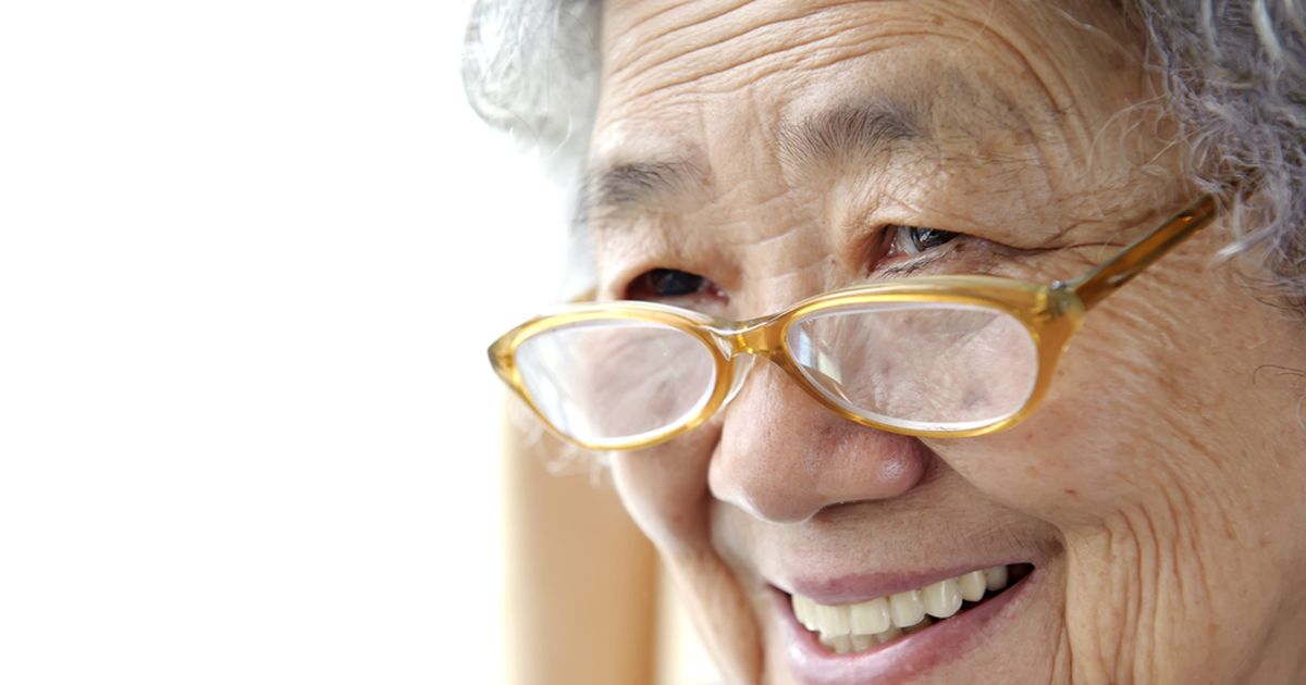 Mees äratas ellu aastaid tagasi surnud vanaema ja vestleb temaga ...