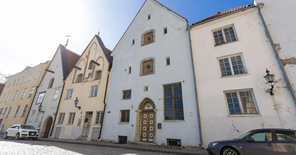 JÜRI KUUSKEMAA Marsi tall ehk relvakoda