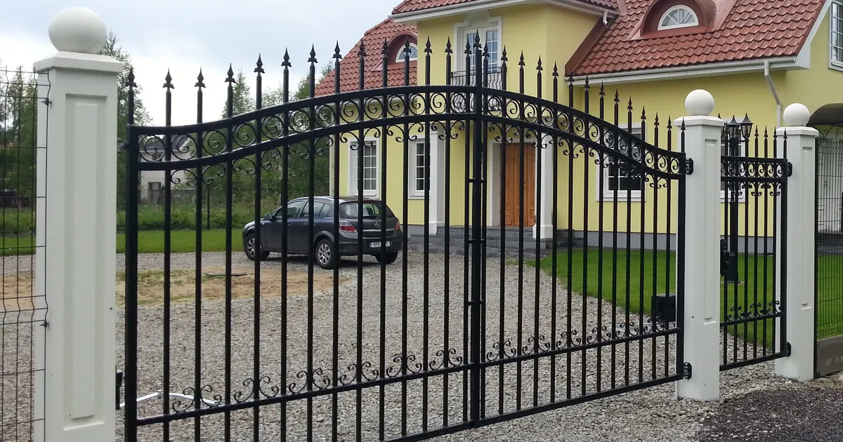 Piirdeaed ja maja, kes neid suudab lahuta!