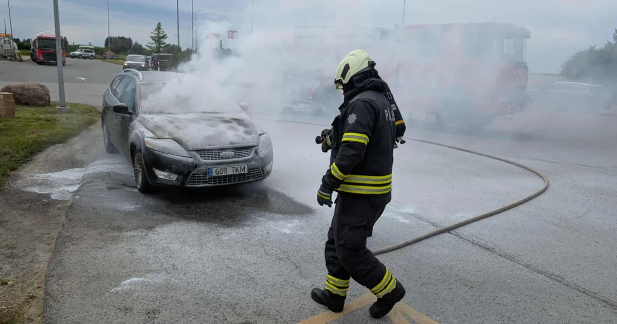 PILDID JA VIDEO SÜNDMUSPAIGALT Mäo tanklas süttis auto