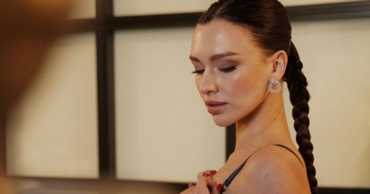 ГАЛЕРЕЯ Родившаяся в Нарве певица IVI поздравила поклонников с праздниками очень горячими ...