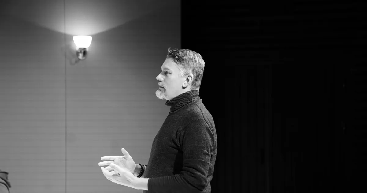 Andres Noormets Vaalaga teatrisaalis