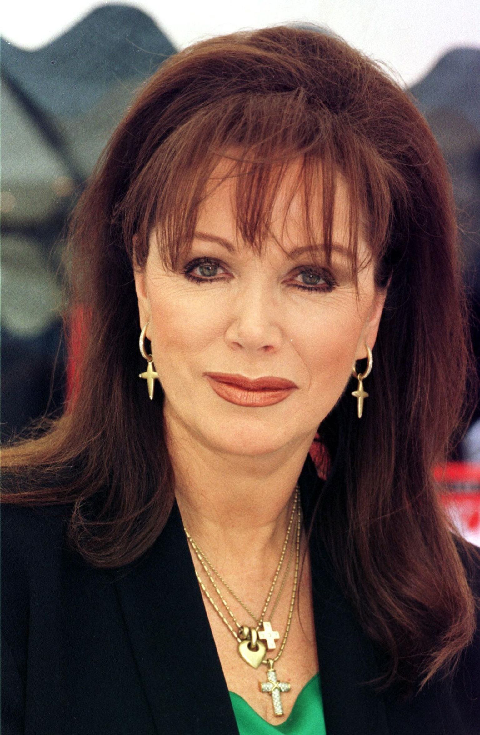 Miks ootas rinnavähki surnud Jackie Collins kaks aastat, enne kui ta ...