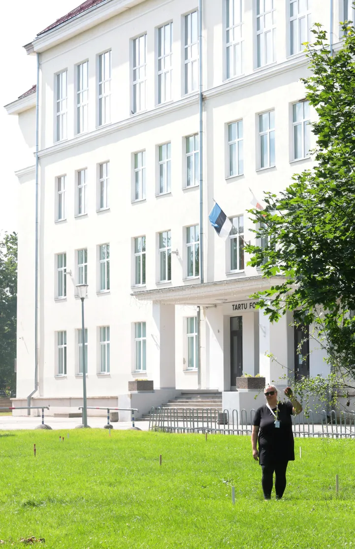 Forseliuse koolipere hoiab pöialt, et uus õu valmiks õppeaasta alguseks