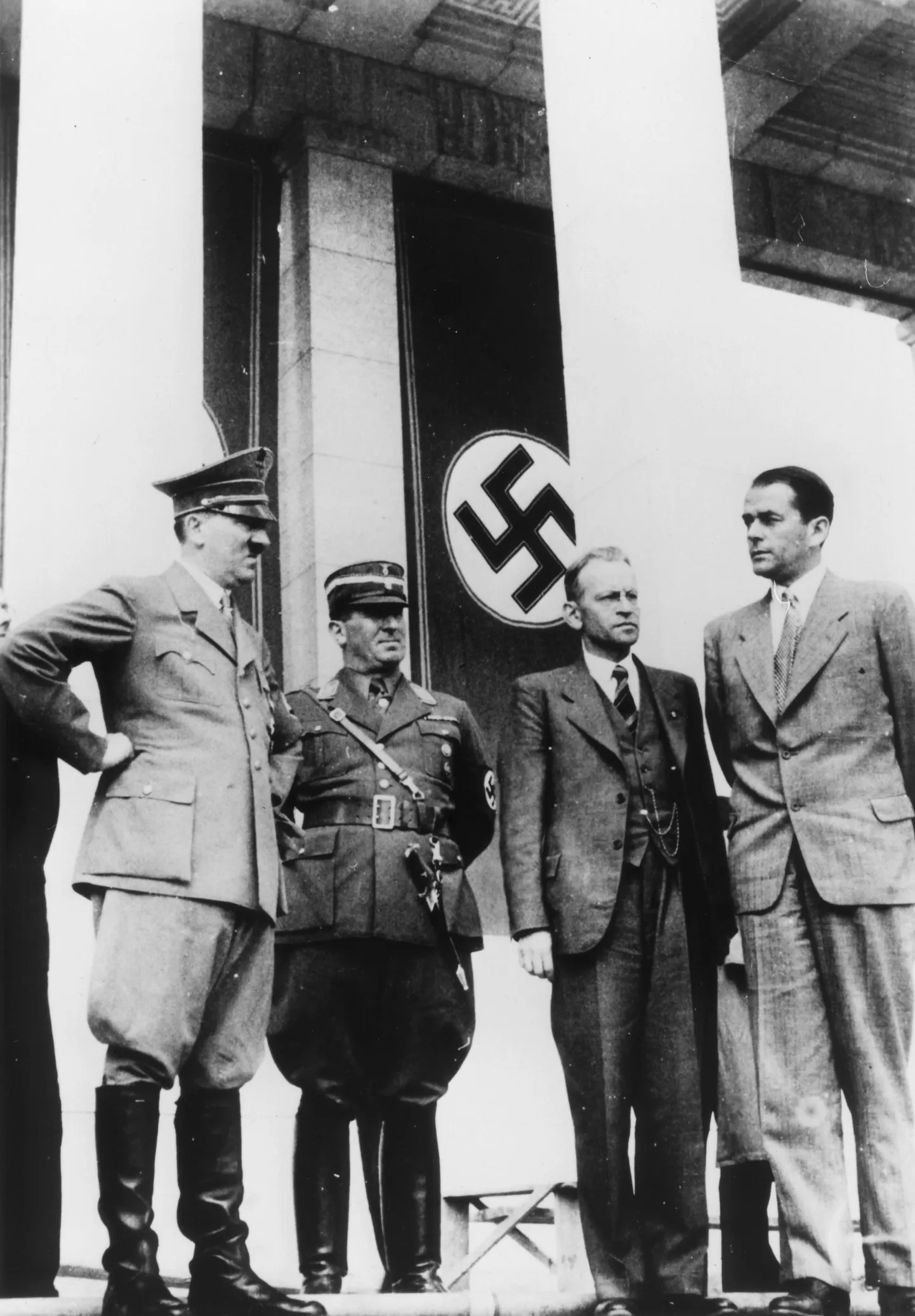 AJALUGU Manipulaator või kahetseja? Kuidas Hitleri mõjuvõimas arhitekt ...