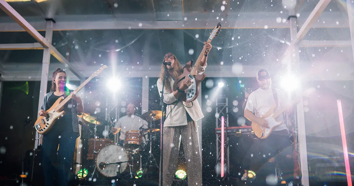 Daniel Levi kontserti autovabaduse puiesteel tabas paduvihm